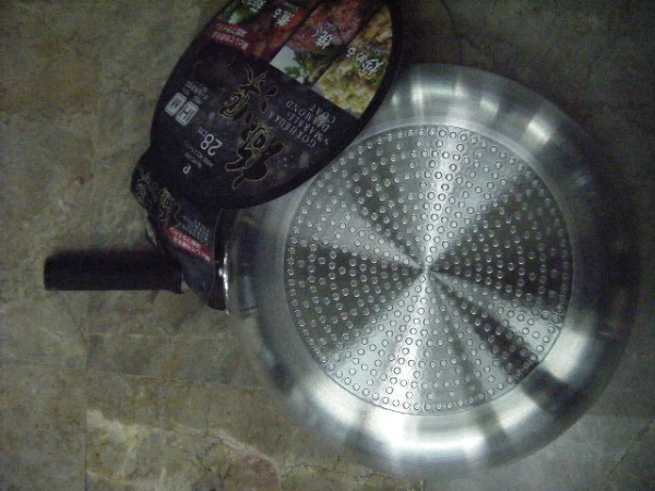 PAN MARBLE DIAMOND COATED 28 cm. BOTTOM SILVER COLOR BRAND PEARL LIFE